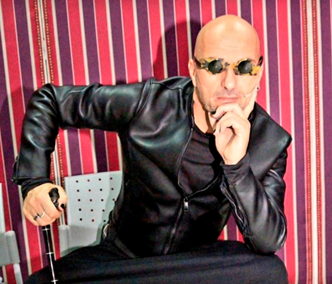 Pas maniqyrit dhe bastunit, Robert Aliaj tregon pasionin që ka për të ...